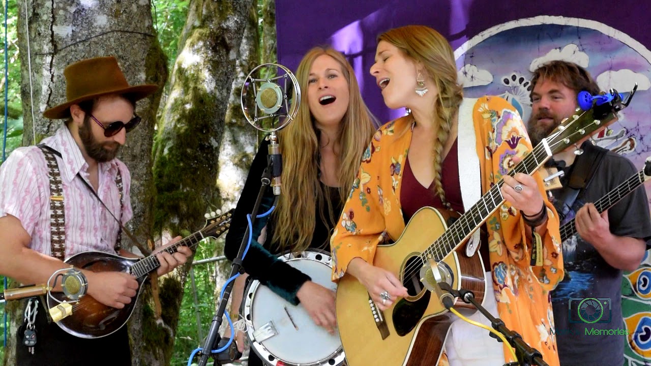 Shook Twins "Toll Free / Naive Melody" - YouTube Music