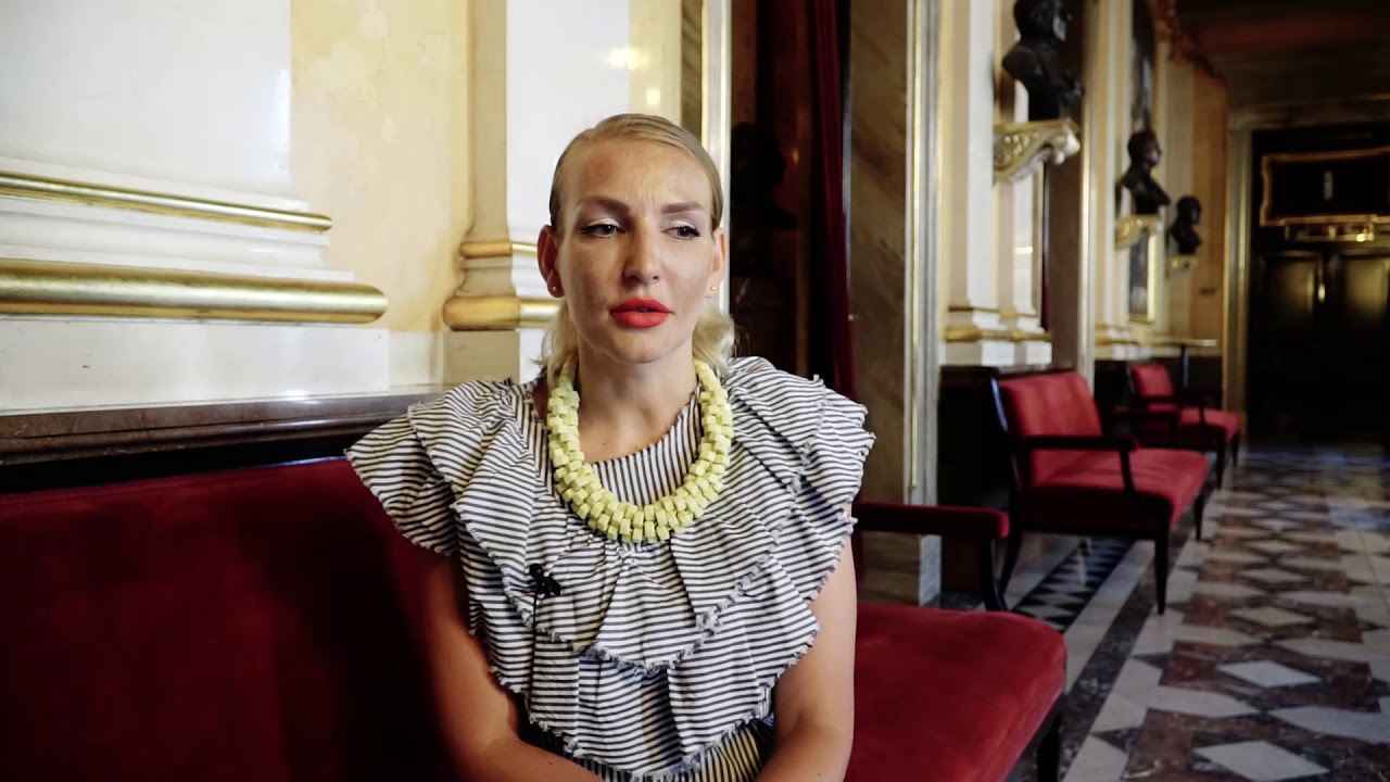 Sláva Daubnerová k inscenaci Výlety páně Broučkovy - YouTube