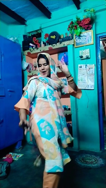 17 October#Lag Rahi bulbul ko so baccha bhabhi Lal langda mein - YouTube