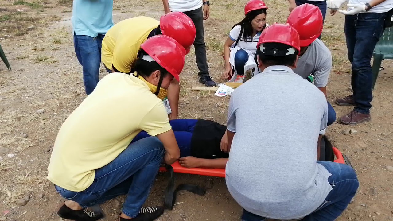 Proper First Aid Response Execution on Earthquake Drill - YouTube