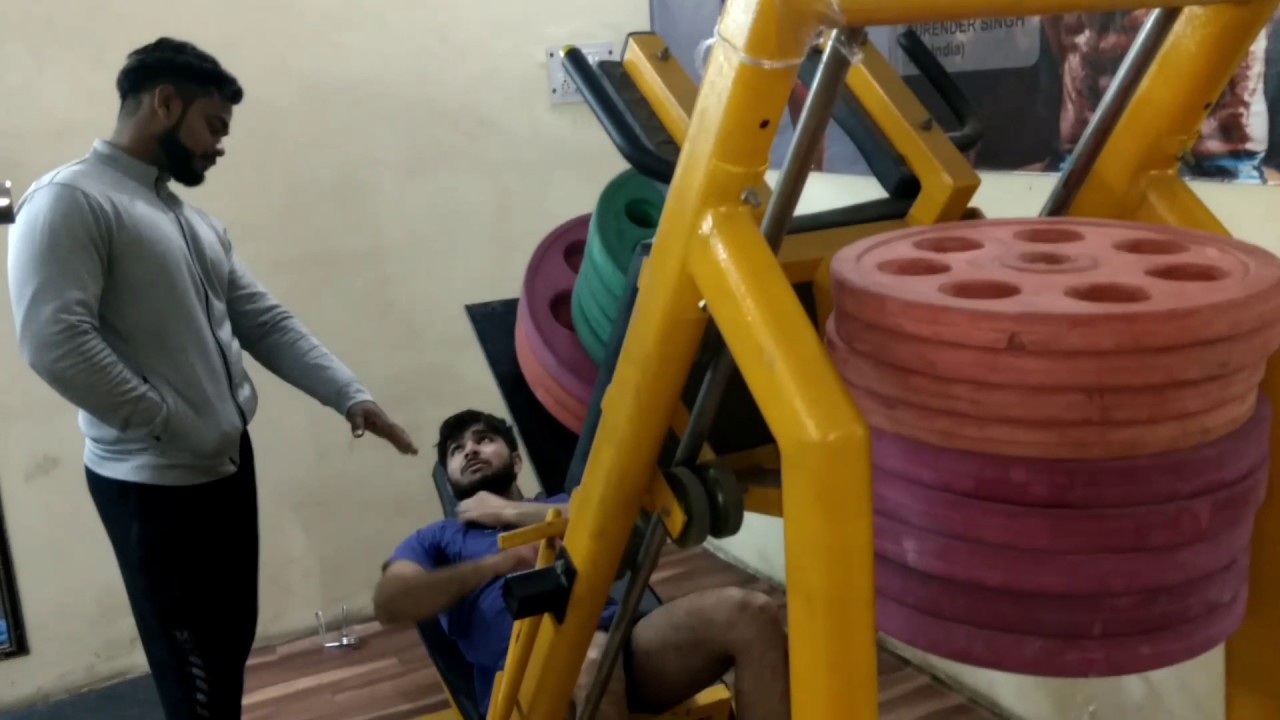 Monster Leg press 300 kg - YouTube