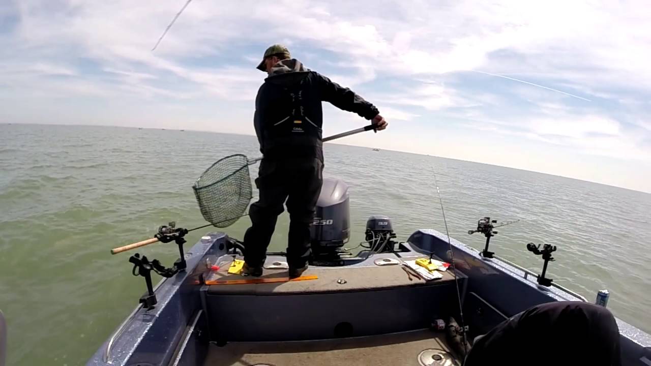 Yar-Craft Fishing Trip on Big Water - YouTube