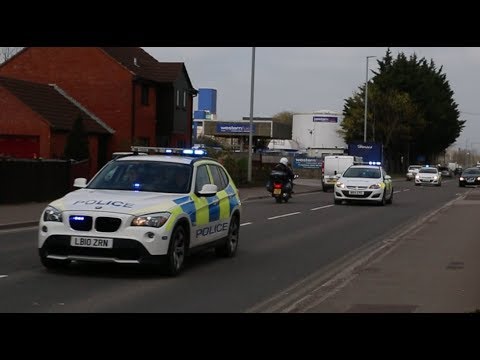 Police car convoy responding to incident - YouTube