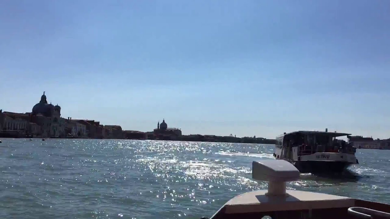 Boat Bus in Venice 威尼斯的公交船 - YouTube