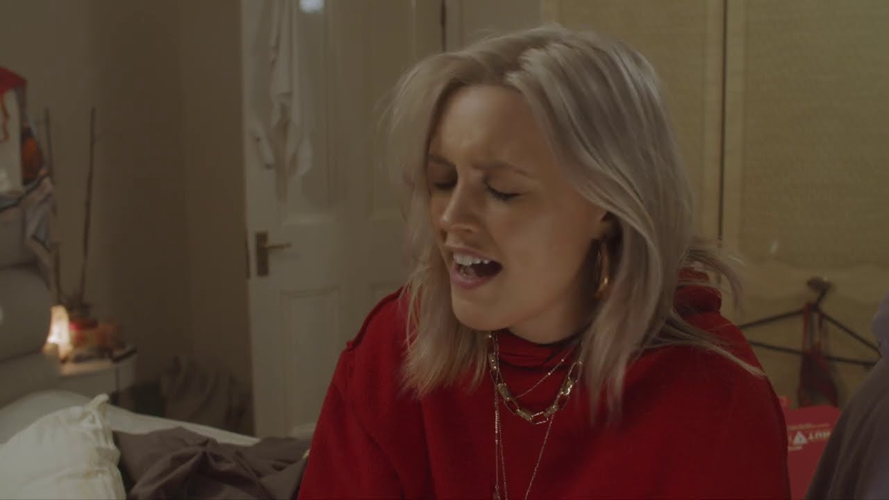 BLEEDIN (Live Acoustic) - YouTube