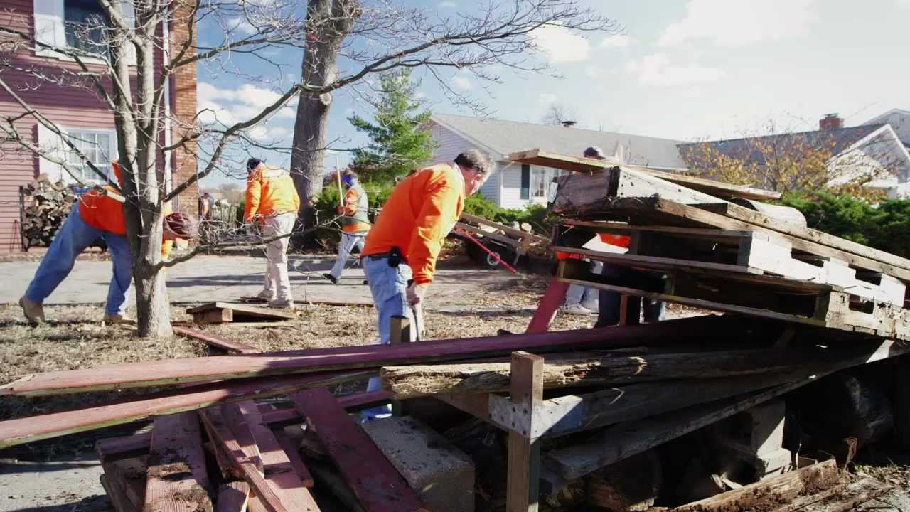 Hurricane Sandy Relief - Samaritan's Purse - YouTube