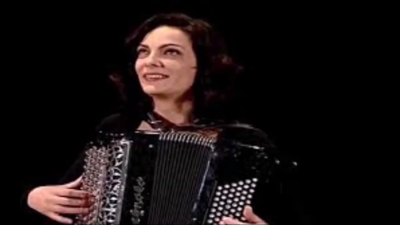 Teresa & Rodrigo Maurício- Acordeonistas da Lorinhã - YouTube