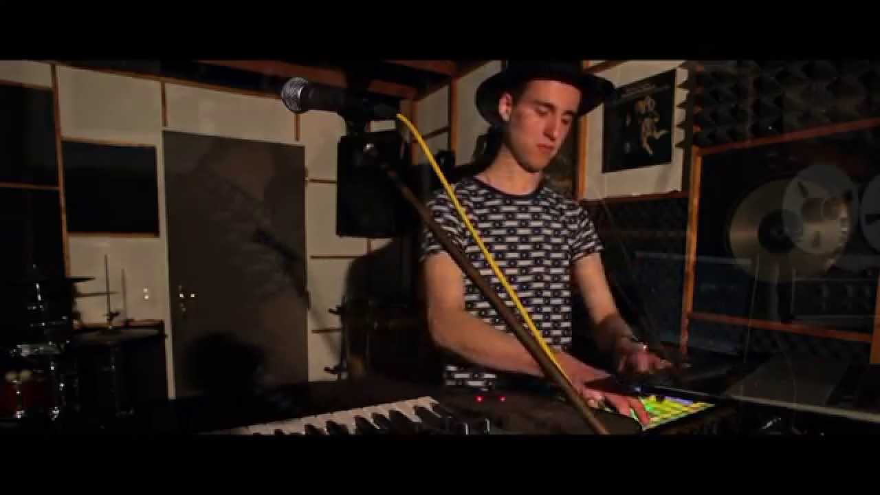 Lou Berry - Blue Sky Feat Eylia & Ableton Push Live ♦ PTL #15 - YouTube