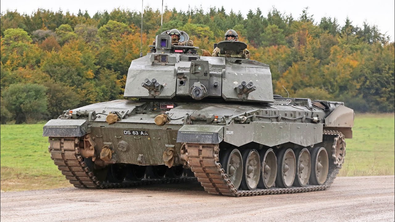 Challenger 2’s & REME support. - YouTube