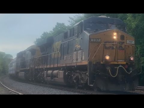 CSX Q404 With CSX 737 ES44AH With a Nice 1st Gen K5HL - YouTube