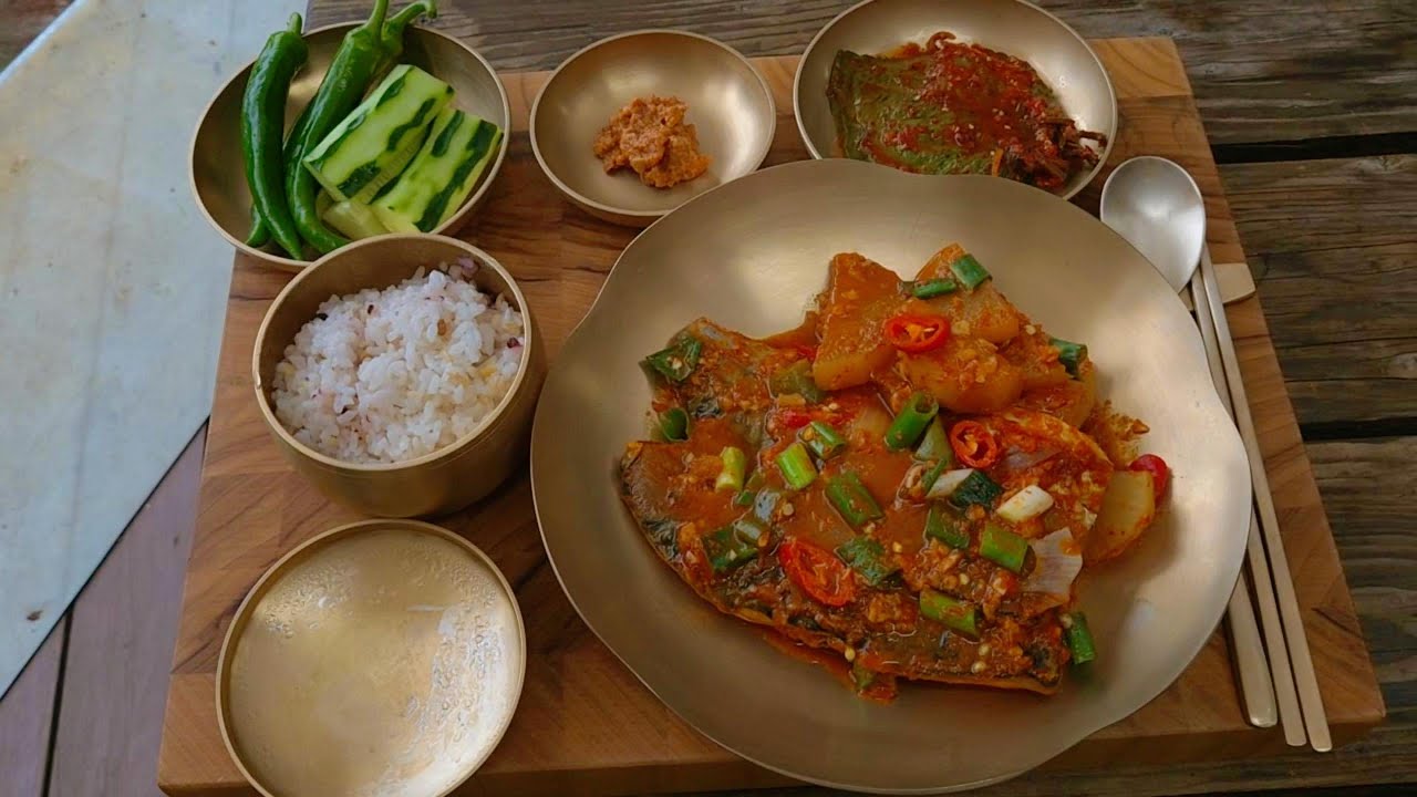 고등어조림 / Korean Braised Mackerel (Godeungeo Jorim) - YouTube