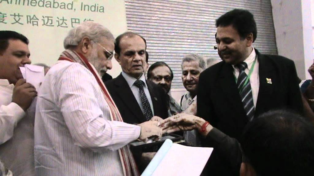When Pakistanis lined up to have a autograph with Shri Narendra Modi ...