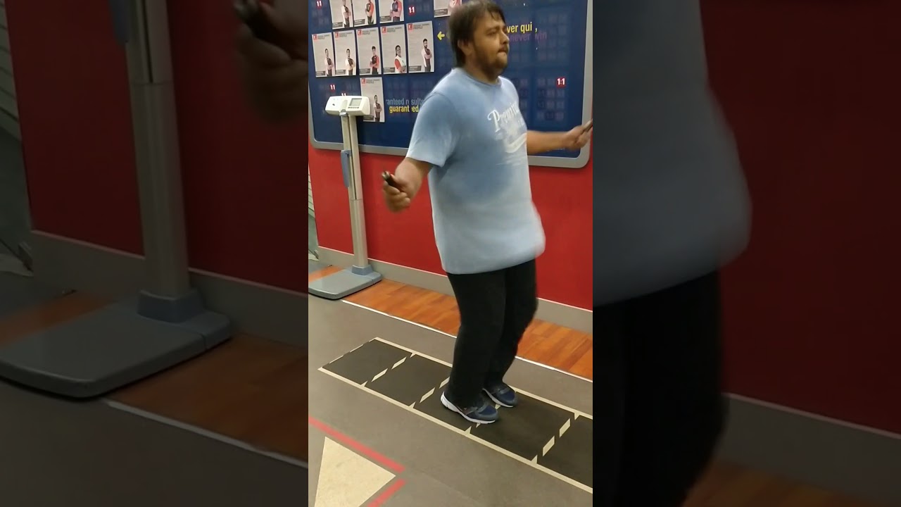 Fat Guy Weighin 122 kgs doing Skipping - YouTube