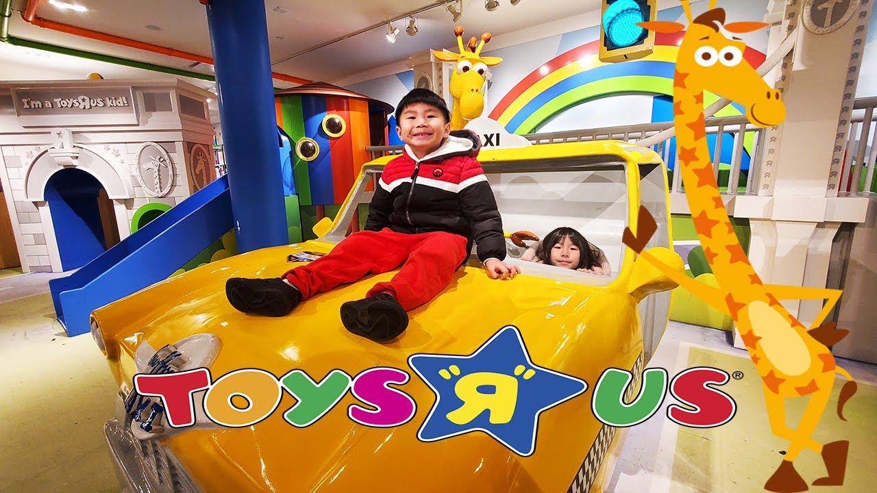Indoor Playground Toys R' Us Store in Manhattan New York City [Ava and ...