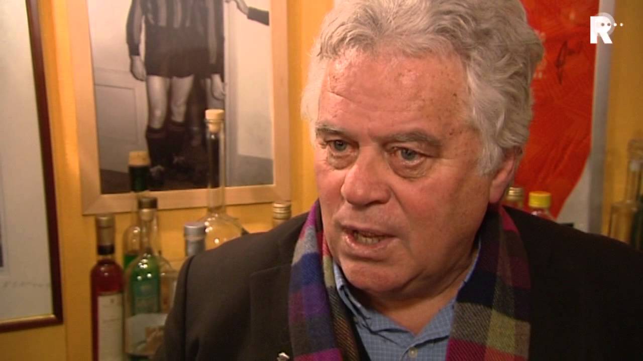 Erasmusspeld voor Rob Jacobs - YouTube