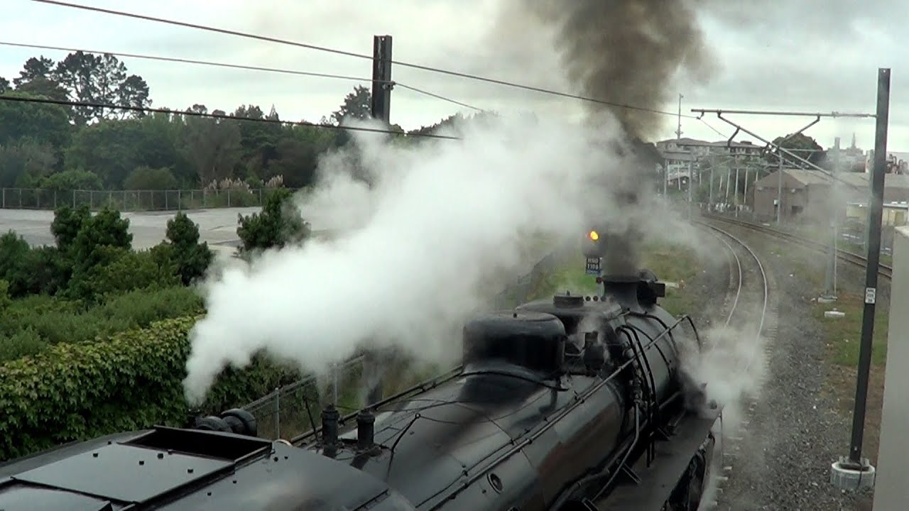 Northlander 2013 Ja 1275 Arrives and Departs Henderson Train Station ...
