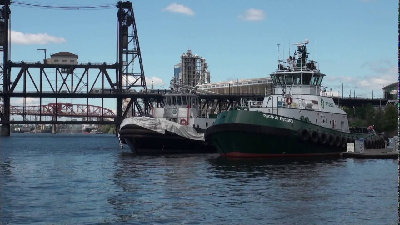 Astoria & Pacific Escort @ 2015 Rose Festival - YouTube