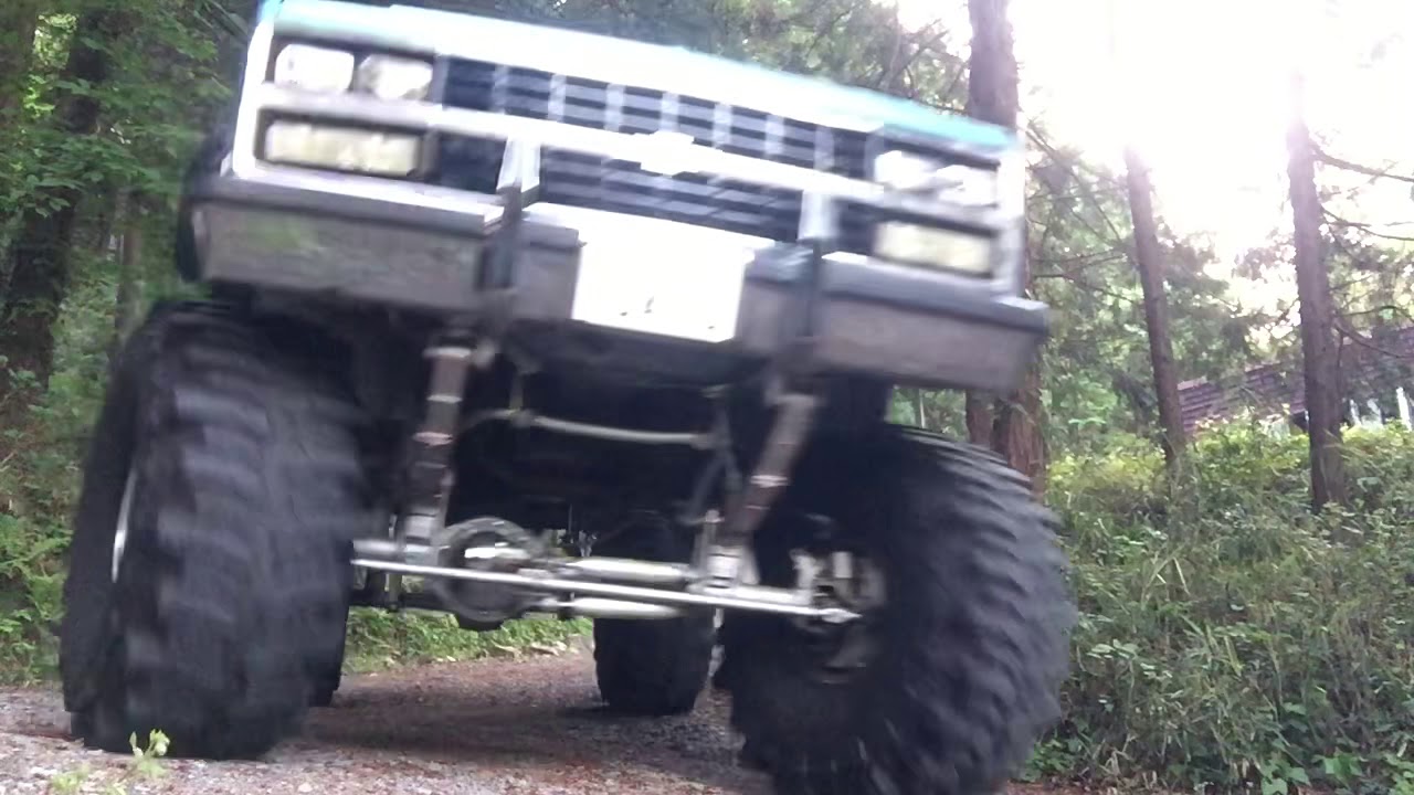 Lifted Squarebody Suburban!! - YouTube