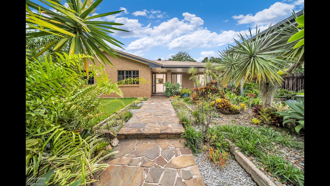 7 Curlew Court, Bayview Heights - YouTube