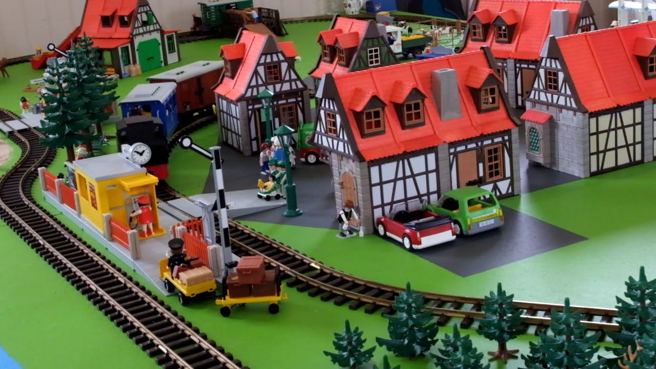 LGB loco and train full layout 41sec - YouTube