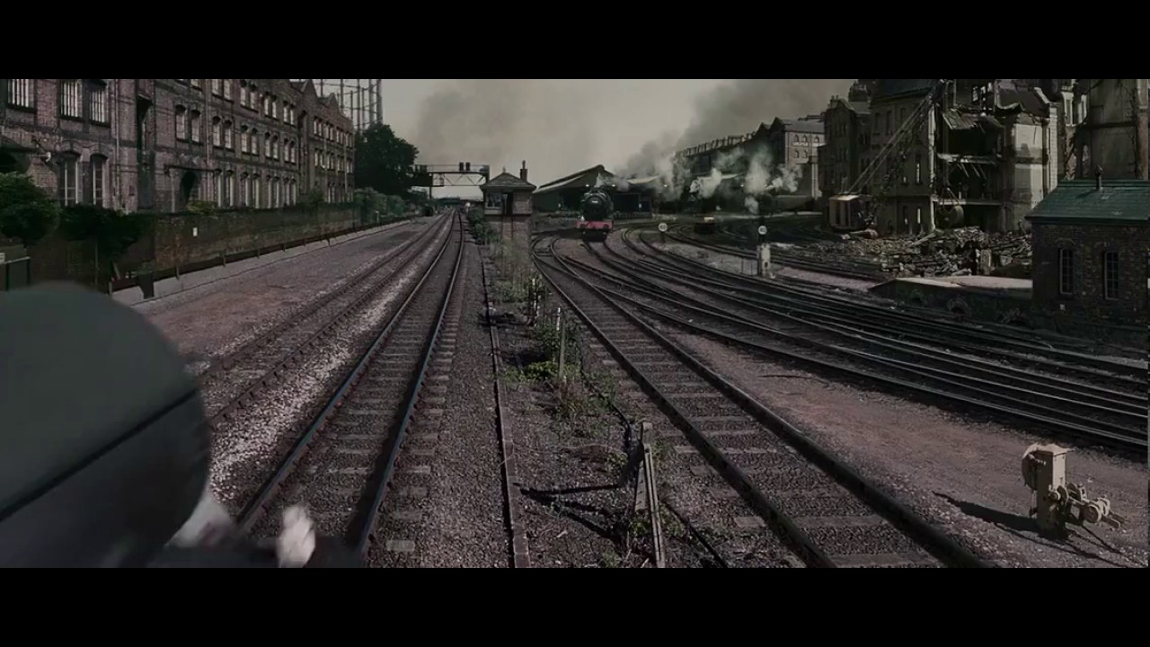 The Chronicles of Narnia Electric train scene - YouTube