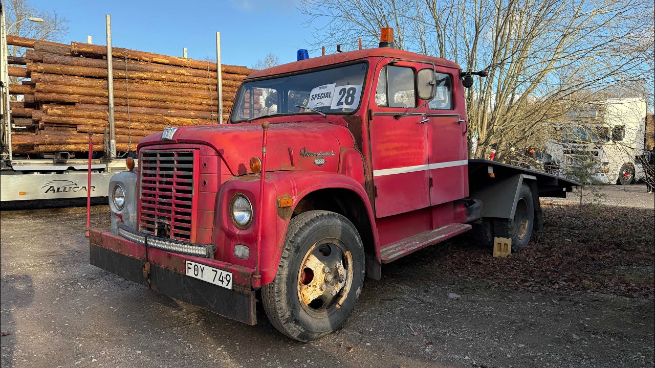 1965 International Loadstar 1600-151 - YouTube