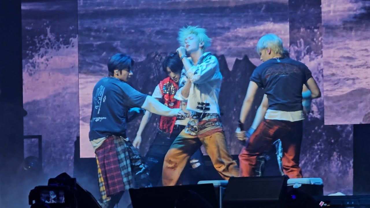 TXT - Farewell, Neverland (WORLD TOUR ACT : TOMORROW in San Jose) - YouTube