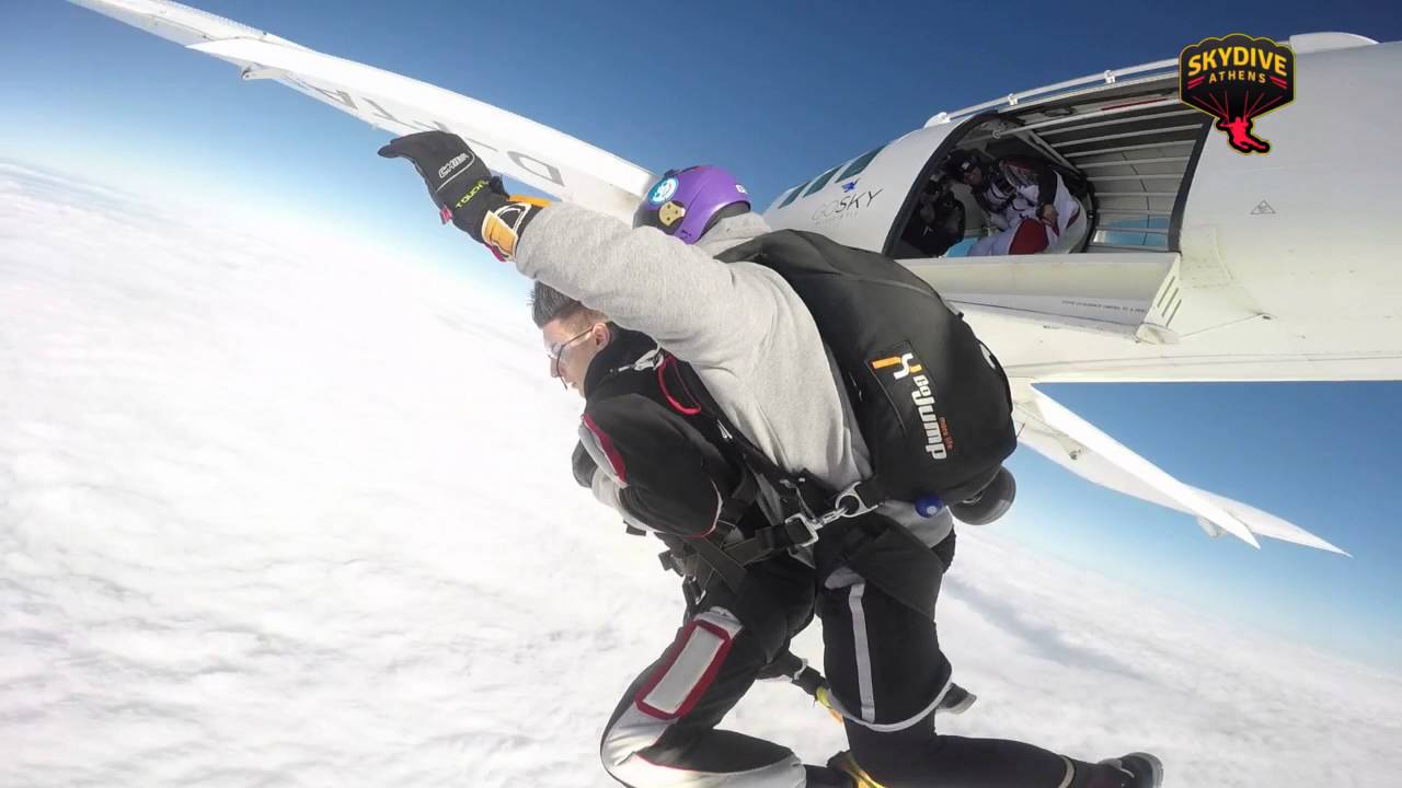 14,000 ft skydive athens - YouTube