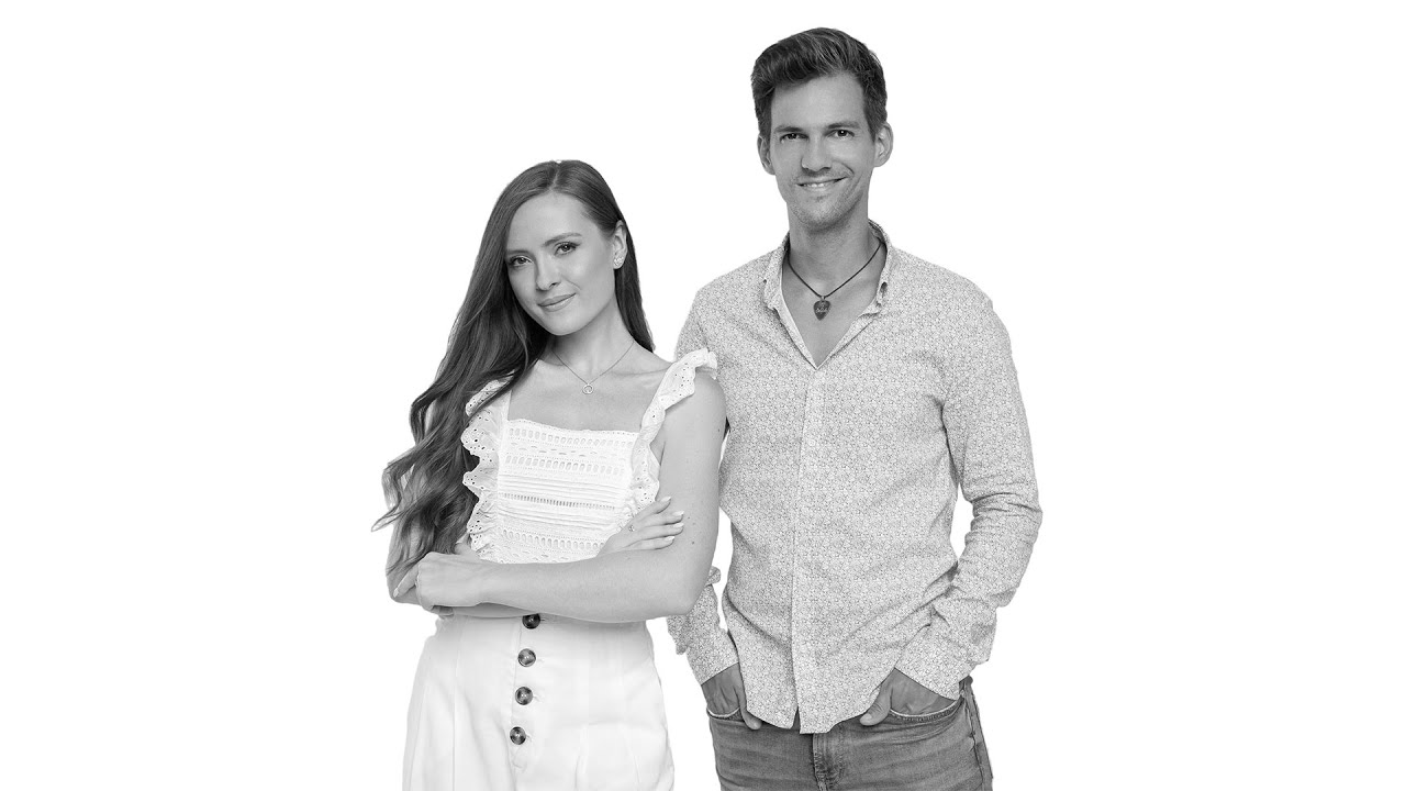 Maya 'n' Peti - Santa baby - acoustic (Eartha Kitt) - YouTube