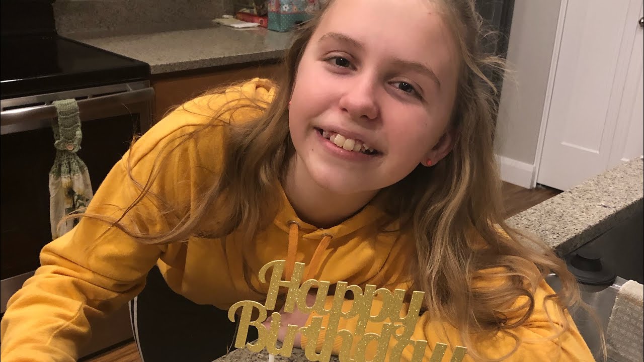 My birthday vlog!| yoga challenge| Officially Riley - YouTube