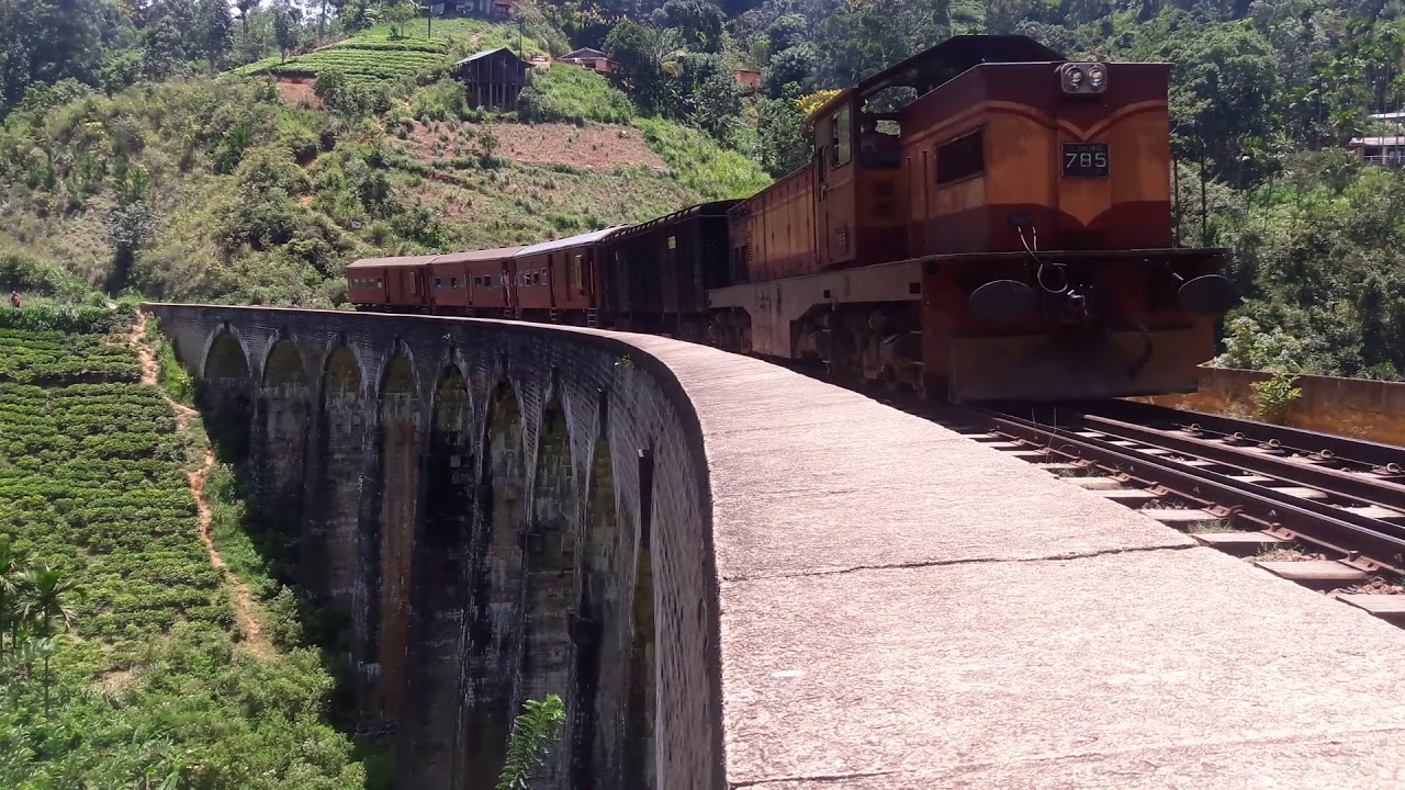 Train passing 9 Arch Bridge at Demodara - YouTube