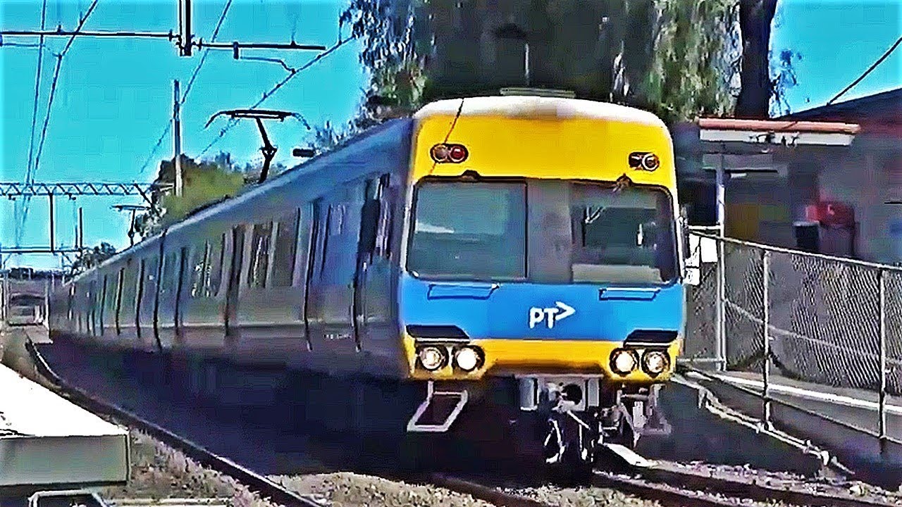 An Afternoon of Trains at Pascoe Vale - YouTube