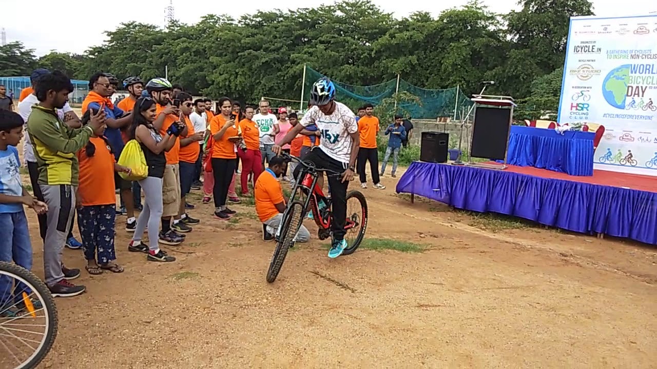 How to jump using cycle - YouTube