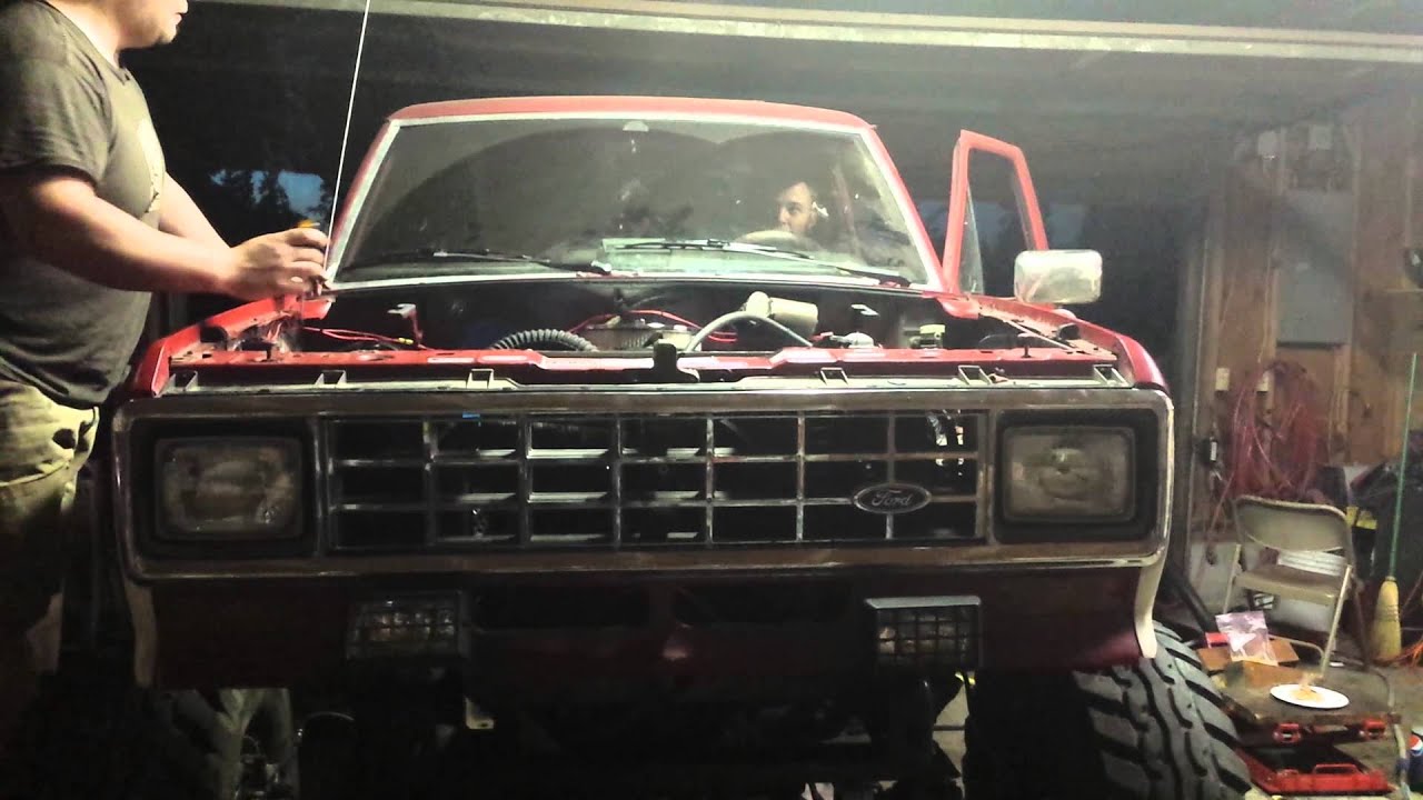 Tonto's first start. 351W Bronco II - YouTube