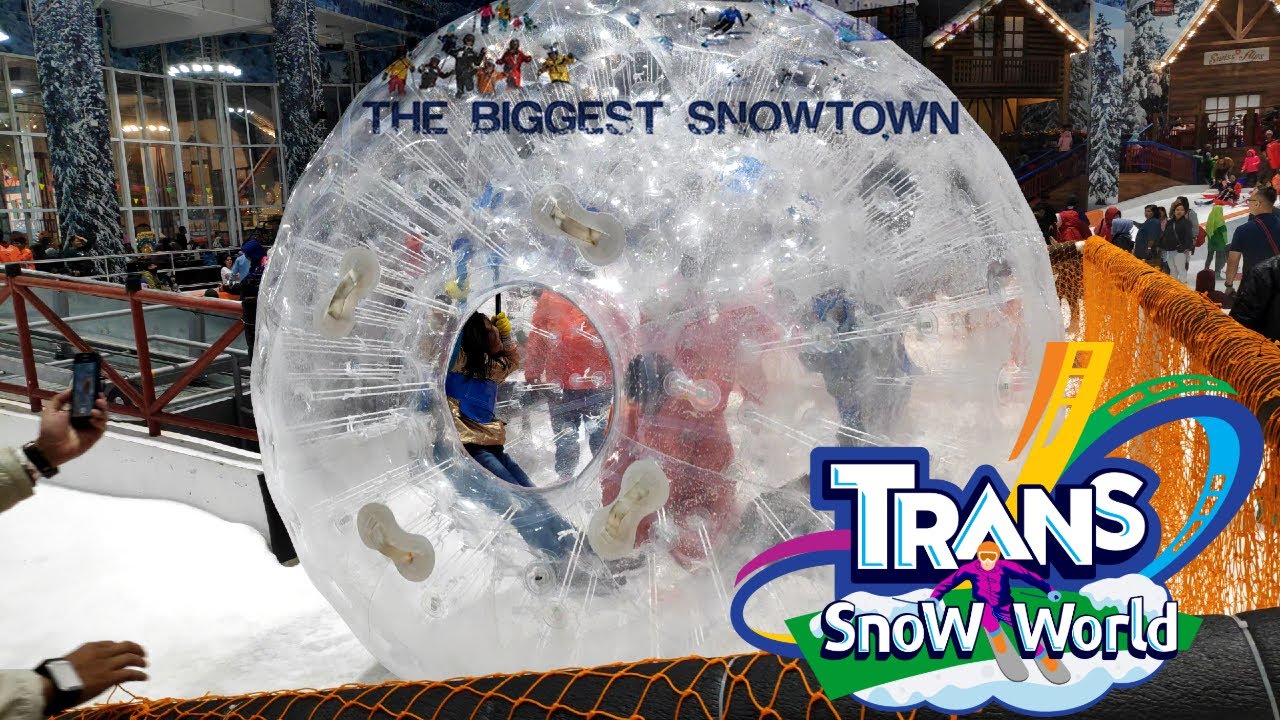 MAIN SALJU DI TRANS SNOW WORLD JUANDA BEKASI - YouTube
