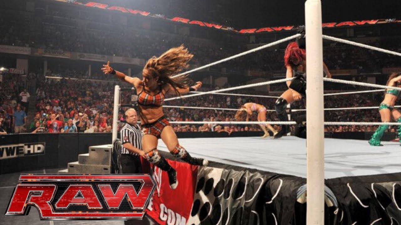 WWE RAW No. 1 Contender’s Diva Battle Royal August 1, 2011 - YouTube