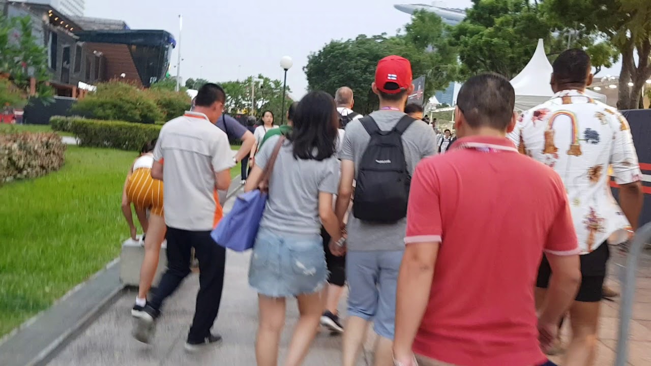 Singapore GP Zone 4 walkabout - YouTube