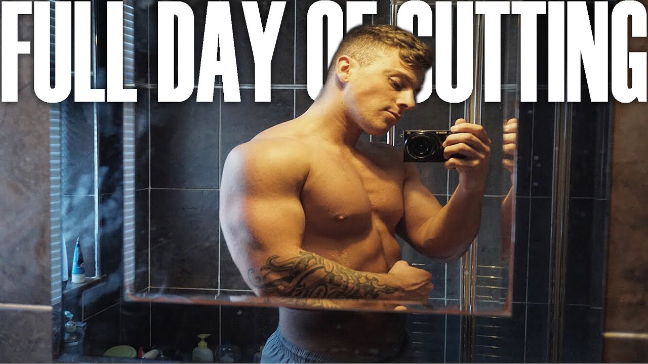 What A 21 Year Old Bodybuilder Eats In A Day... - YouTube