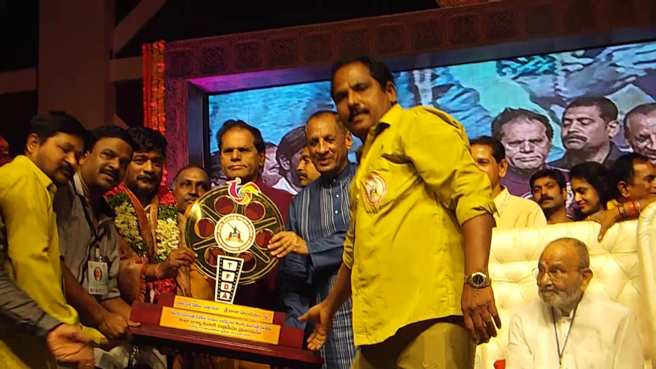 DANCE MASTER RAJU SUNDARAM IS FELICITATING IN FRONT OF K VISWANATH ...