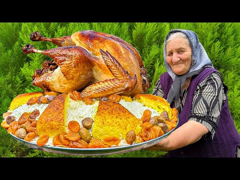 Büyükanne 12 Kilogramlık Dev Hindiyi Pilavın Üstünde Pişirdi!