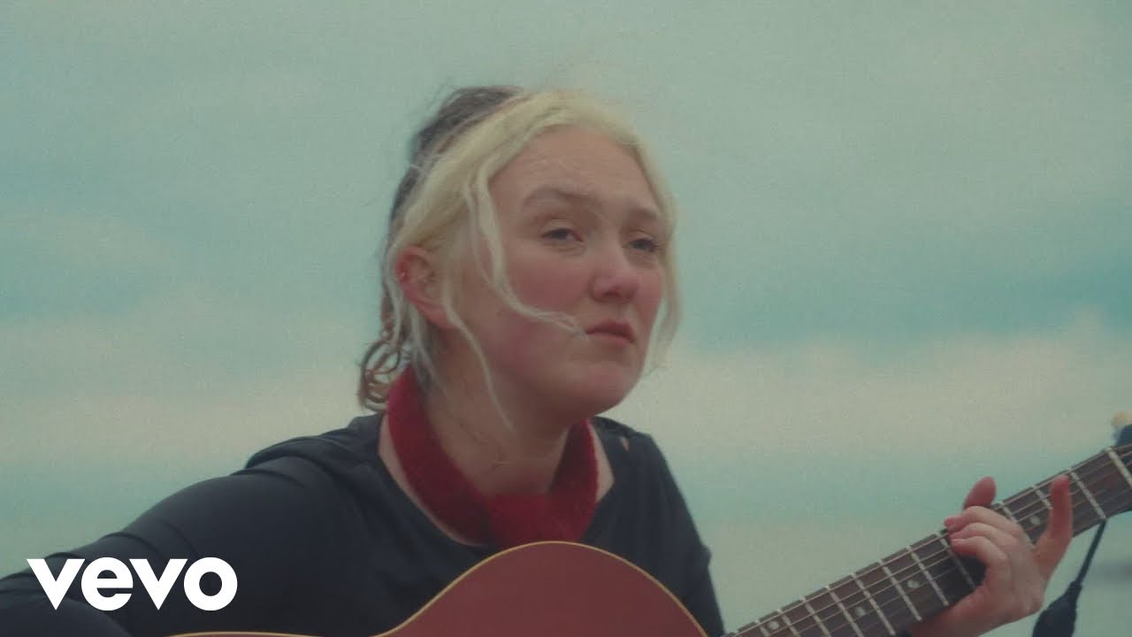 Edie Bens - Friendly Fire - YouTube