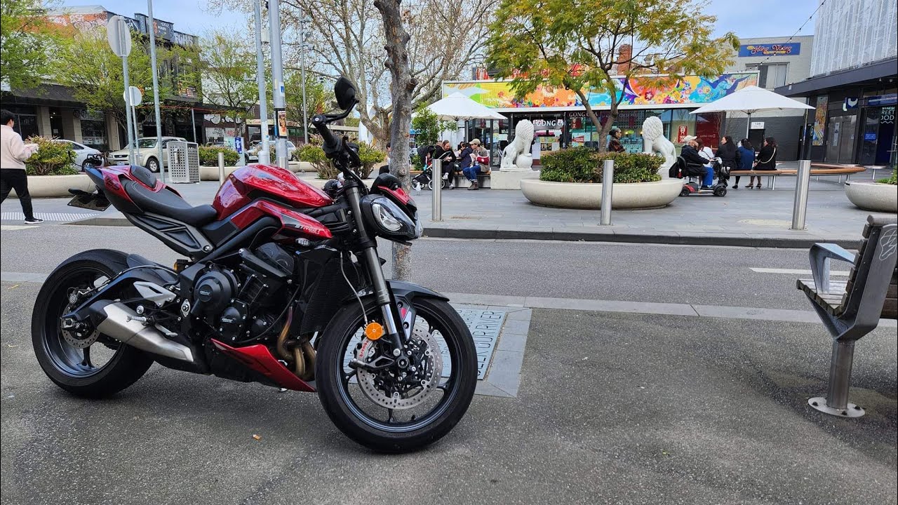 How to install heated grips on a Triumph Street Triple 765 RS R 2023 ...