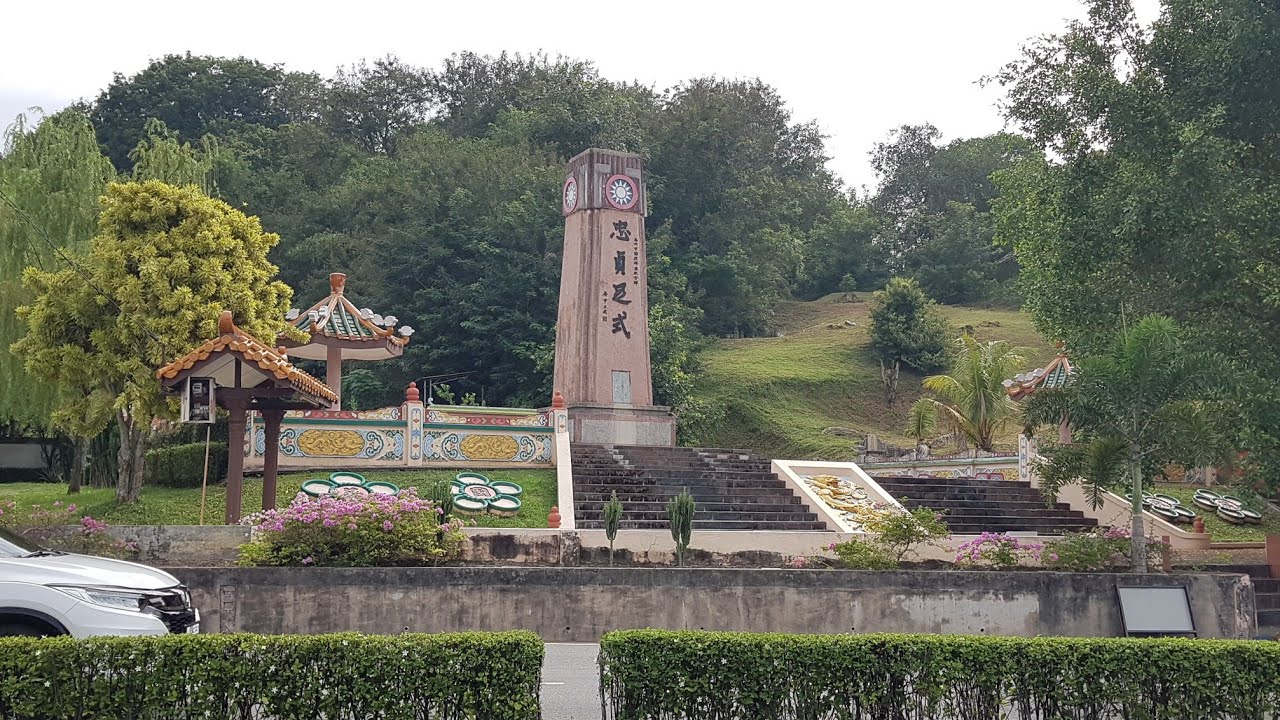 Melaka Malacca Second World War 2 Cenotaph 馬六甲抗日烈士紀念碑 马六甲 馬六甲 மலாக்கா ...