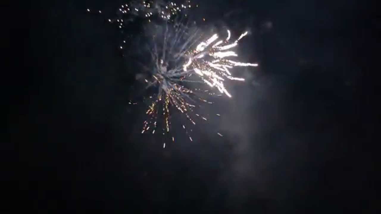 500 shot Armageddon firework - YouTube