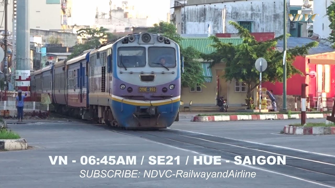 CHUYẾN TÀU ĐẦU NĂM MỚI TRỞ VỀ SAIGON LÚC BÌNH MINH SE21 HUẾ (01/01/2018 ...