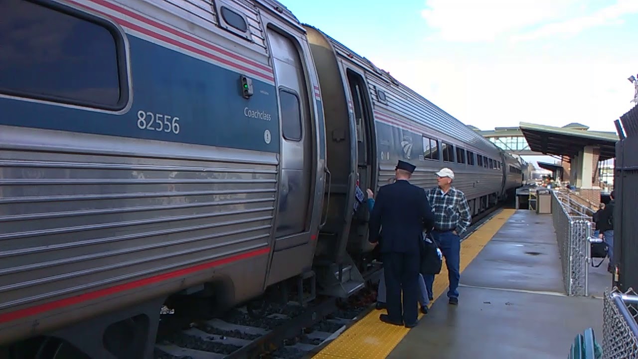 Amtrak Vermonter 56 arriving in Berlin - YouTube
