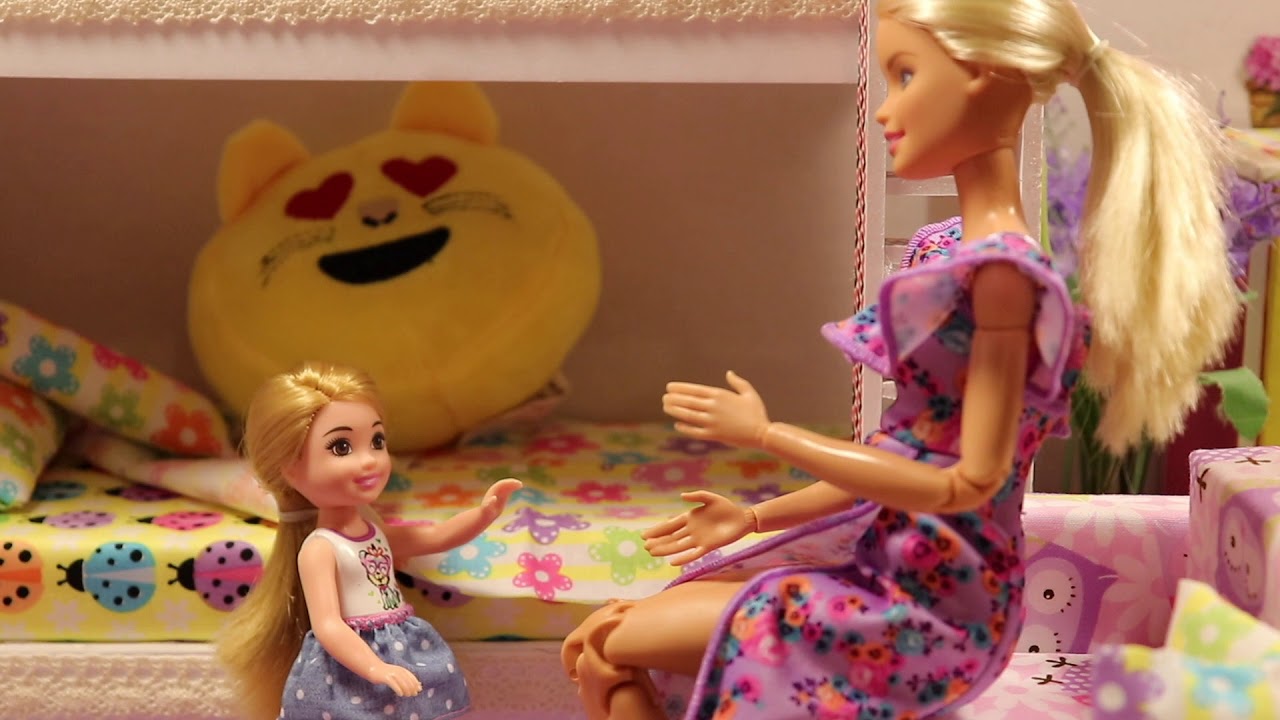 BARBIE, CHELSEA AND KEN/PINK BEDROOM ROUTINE - YouTube