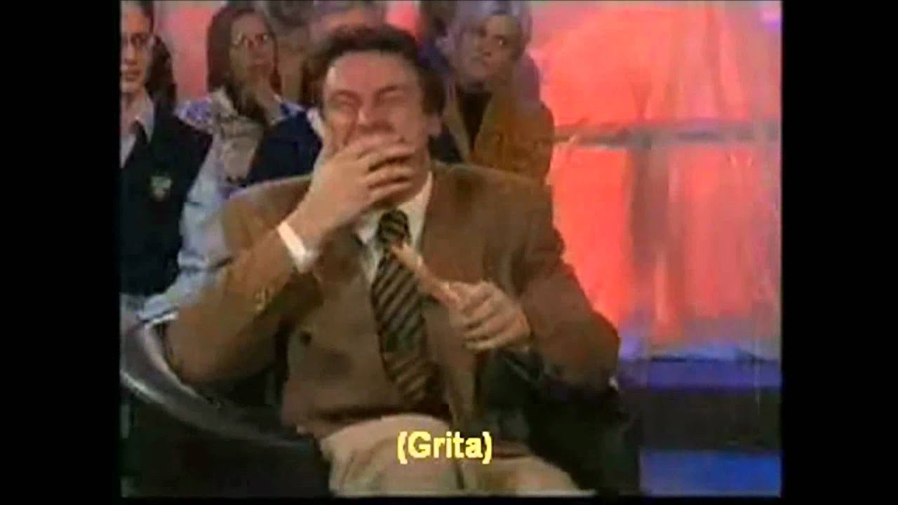 Erick Hartman se ríe de sus invitados (Subtitulado) - YouTube