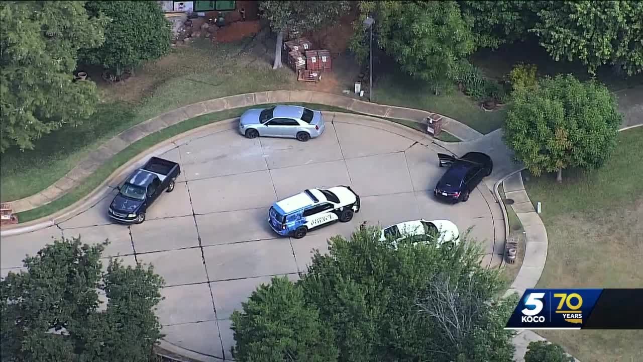 National iPhone porch pirate ring present in Oklahoma, police say - YouTube