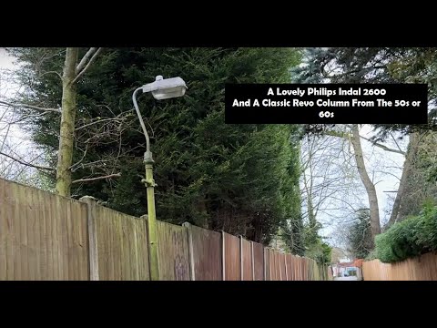 A Philips Indal 2600 HPS Streetlight @ A Ghetto Four Oaks Alleyway ...